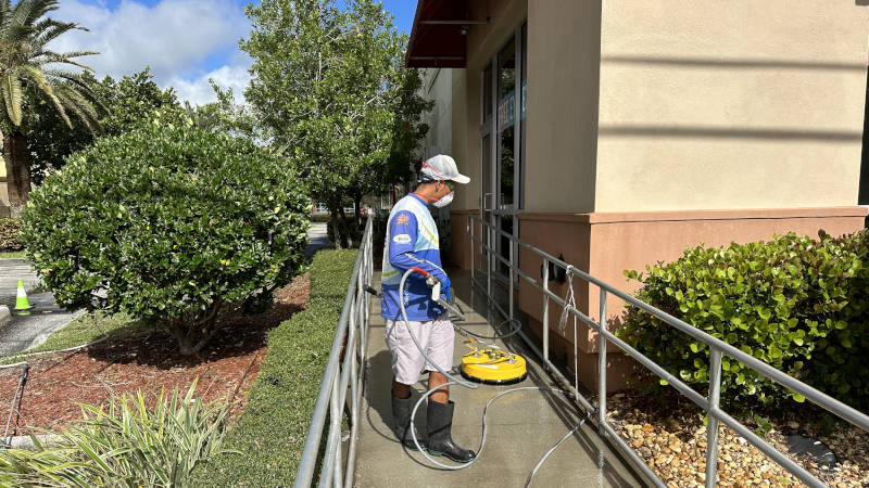 Exterior House Cleaning, West Palm Beach, FL | H2O Squad
